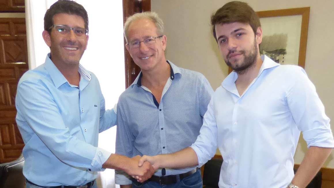 Rodney Meaker presenta a l'alcalde d'Ontinyent el nou projecte del club ...